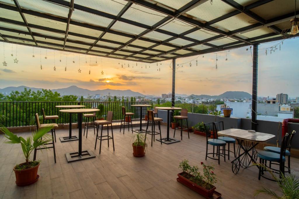 Majestic Hotel and Restro, Udaipur (updated prices 2026)