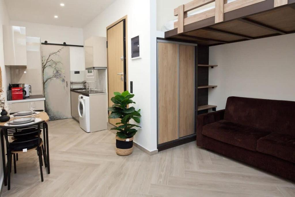 Central Athens Studio Oasis for Urban Explorers, Athens (updated prices ...