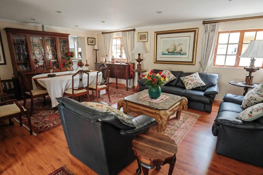 Rondebosch, Cape Town (updated prices 2025)