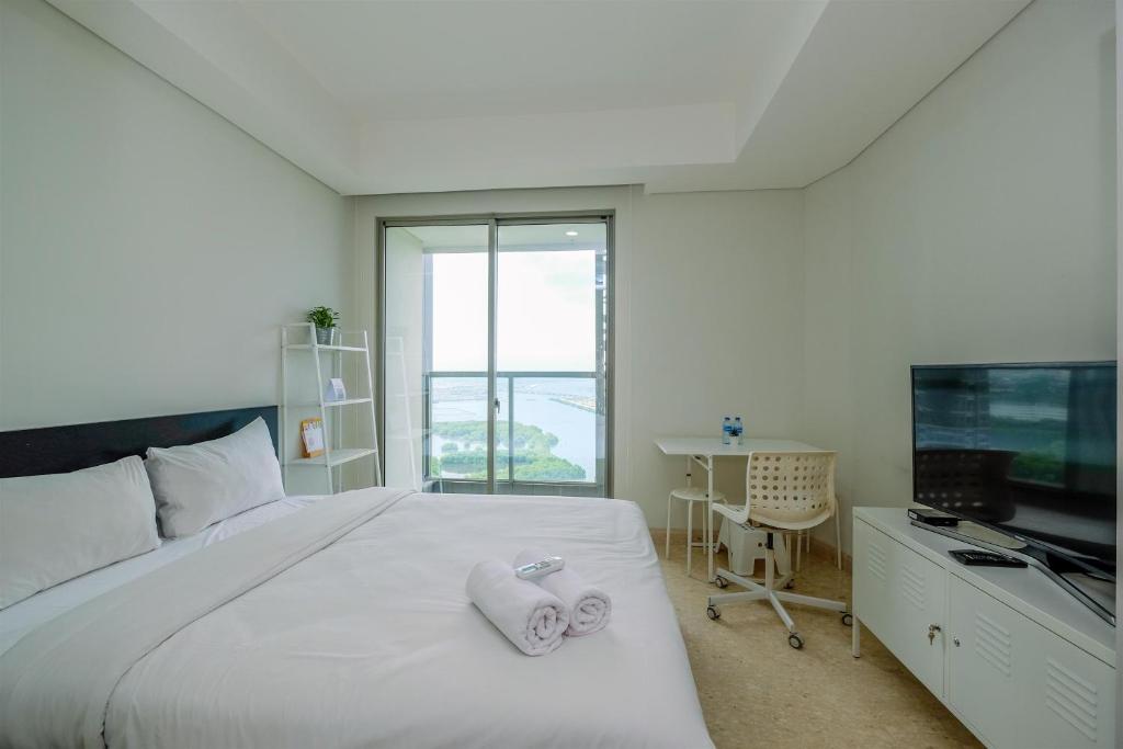 Elegant Studio with Pool and Sea View at Gold Coast Apartment By ...