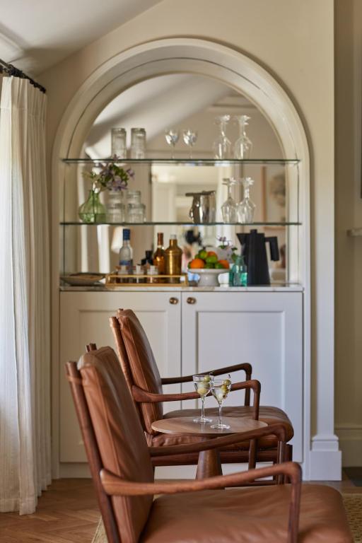 The Grove, Watford (updated prices 2025)