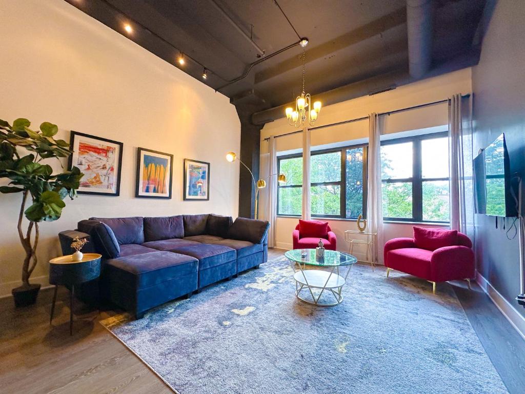 Chic Spacious 3BR South Loop Apartment Near McCormick Place, Roosevelt ...