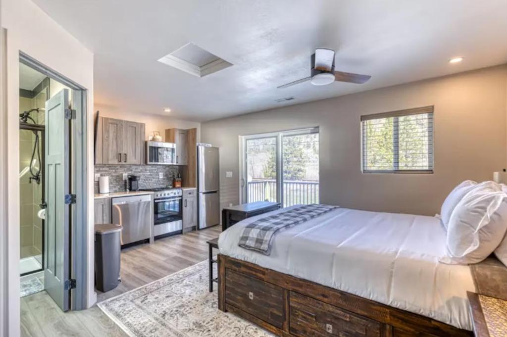 Prickly Pear Studio, Wolf Creek (updated prices 2025)