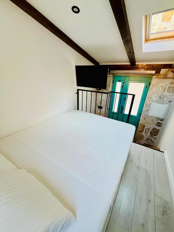 BRISA Vis, Vis (updated prices 2025)