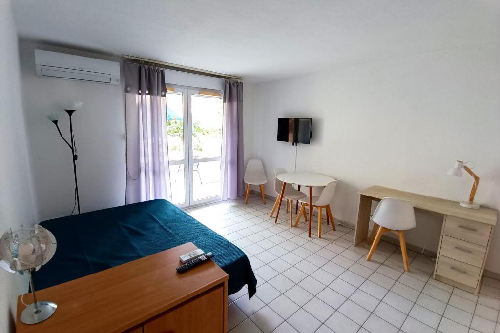 Studio with balcony - 1 minute from the beach, Nice (updated prices 2024)