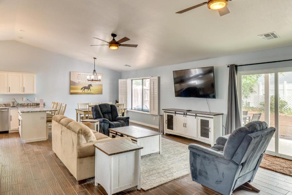 Show Low Home with Hot Tub, 3 Mi to Fool Hollow Lake, Show Low (updated ...