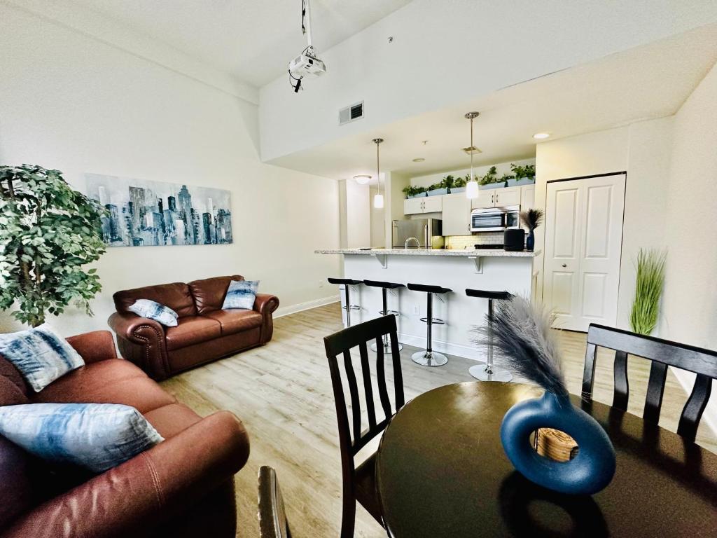 Two Bedroom Game Day Suite with 100 Projector TV, Indianapolis (updated ...