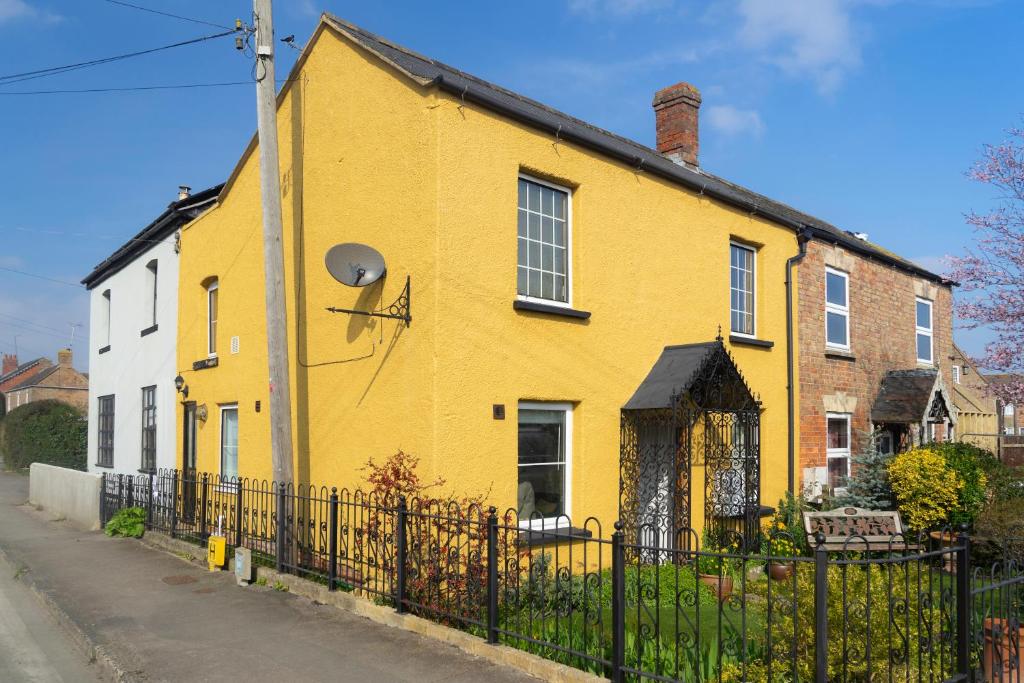 Crossways - a modern two bedroom village apartment close to cheltenham ...