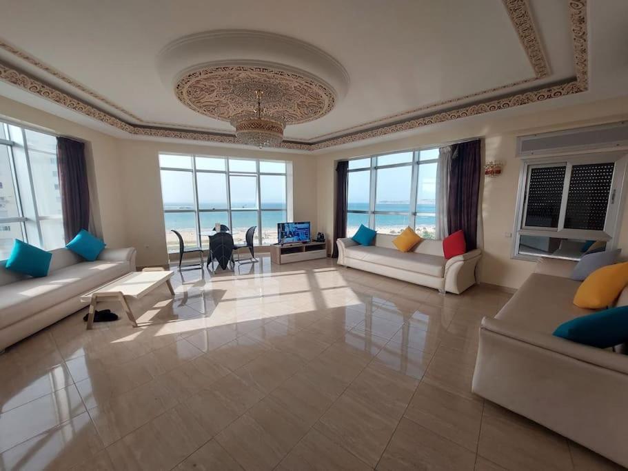 Bel appartement front mer Tanger, Tangier (updated prices 2026)