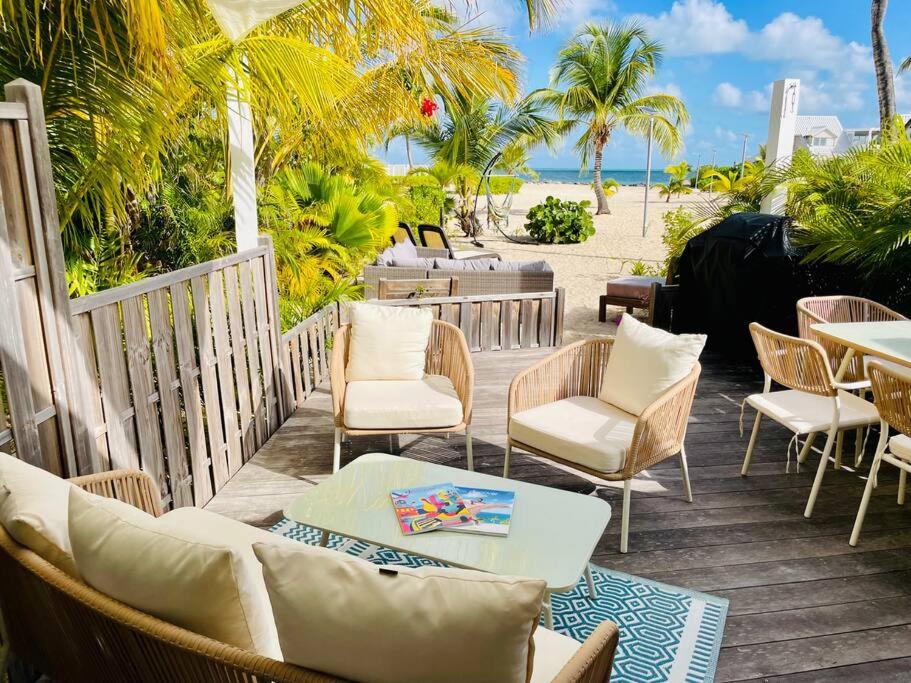 Palm Beach House, Stunning 2 bedrooms beachfront, Nettle Bay Beach Club ...