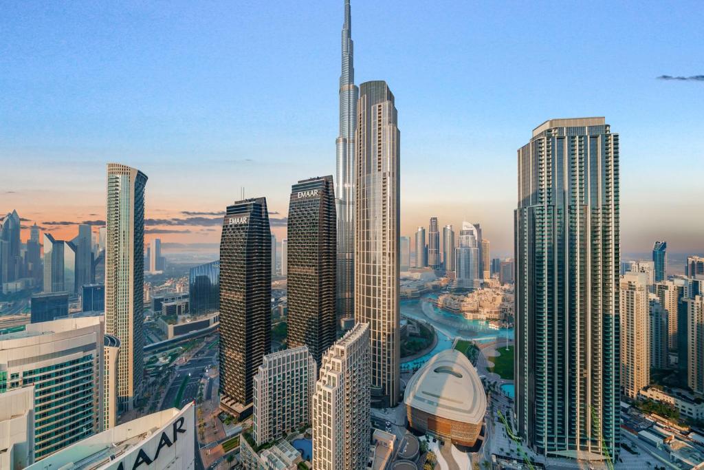 DAYF-OLI 3 plus 1 BR Stunning Full Fountain and Burj View, Dubai ...