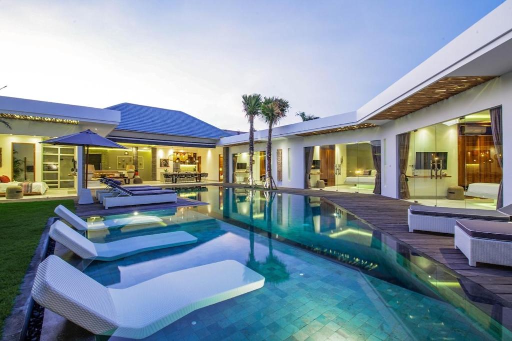 Luxurious 6 Br In Canggu 400m To Finns Beach, Canggu (updated prices 2024)
