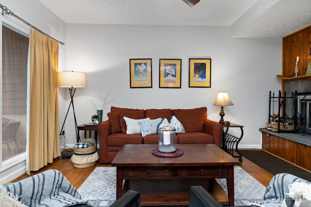 Condo At Wintergreen Walk To Slope, Pool Access, Wintergreen (updated ...