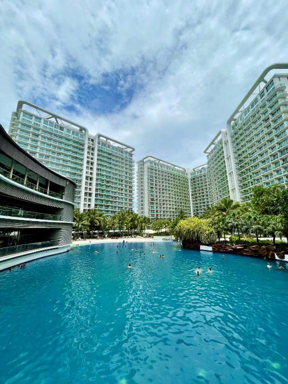 Maui Cave Staycation - Azure Urban Resort Residences, Manila (updated ...