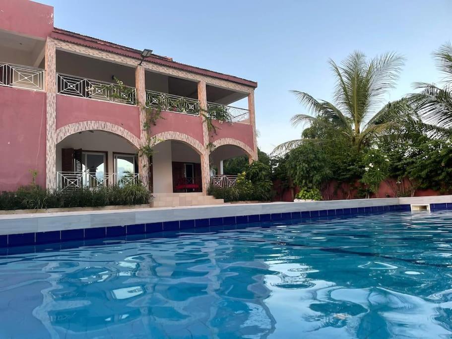 Belle villa face au lac, Sokone (updated prices 2026)