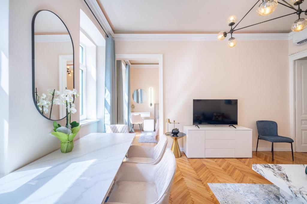 Zandegiacomo Trieste Apartments Giostra Studio Flat, Trieste (updated