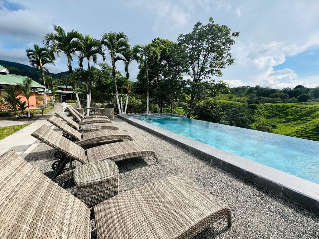 Chateau Arenal Hotel & Restaurante, El Castillo de La Fortuna (updated ...