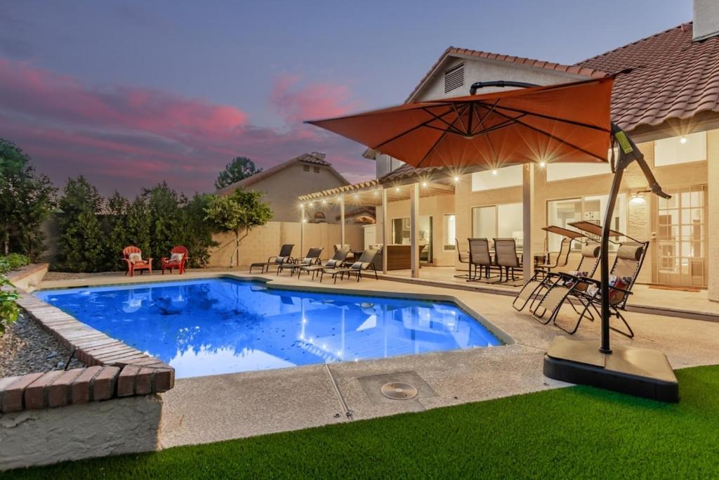 Elegant Luxury Villa Wheated Pool Outdoor Fun, Chandler (aktualisierte ...