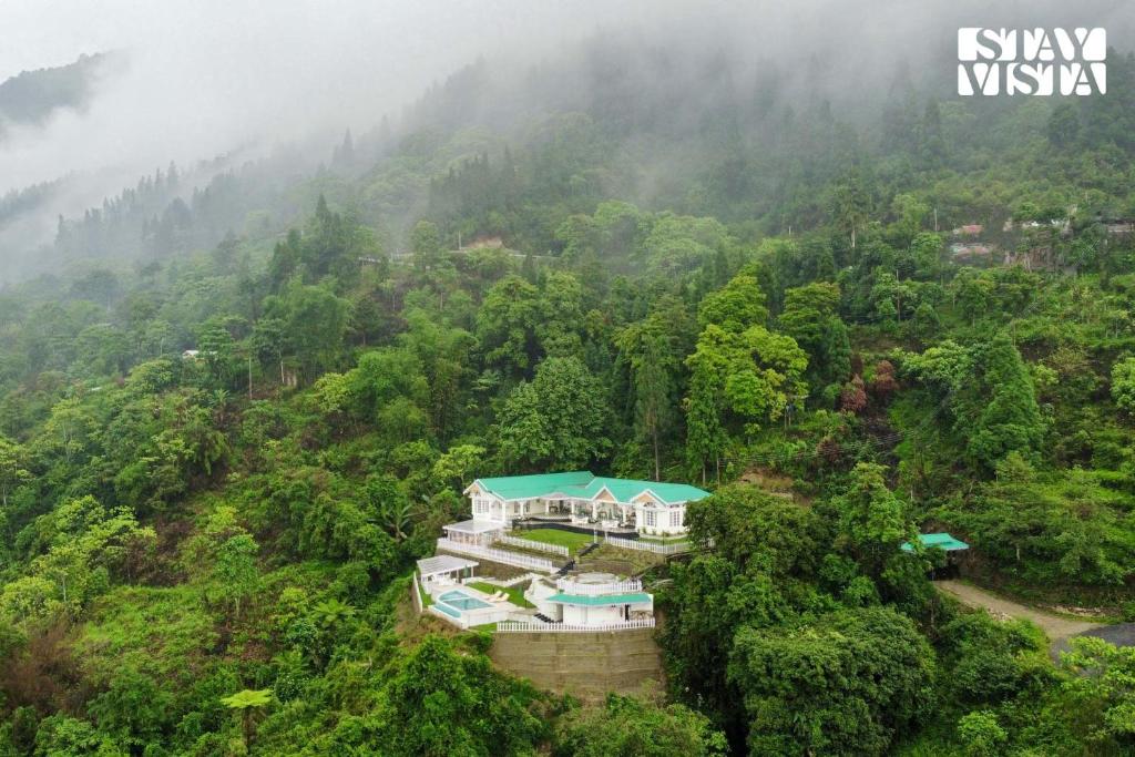 Forktail House with Swimming Pool at Kalimpong by StayVista, Darjeeling ...
