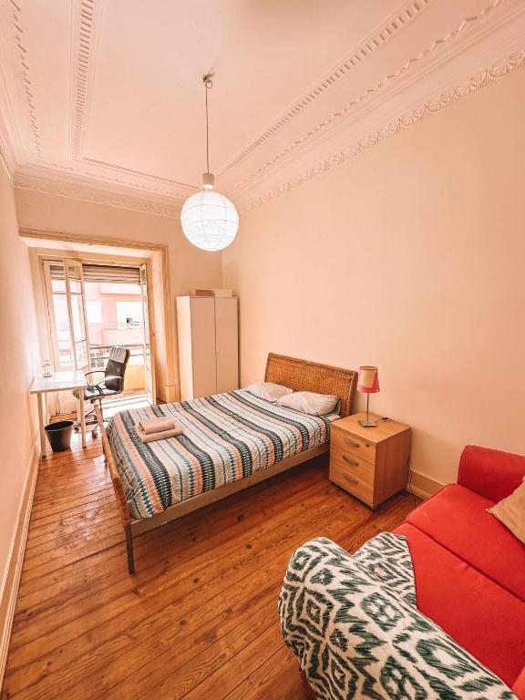 Bright room, Lisbon (updated prices 2025)
