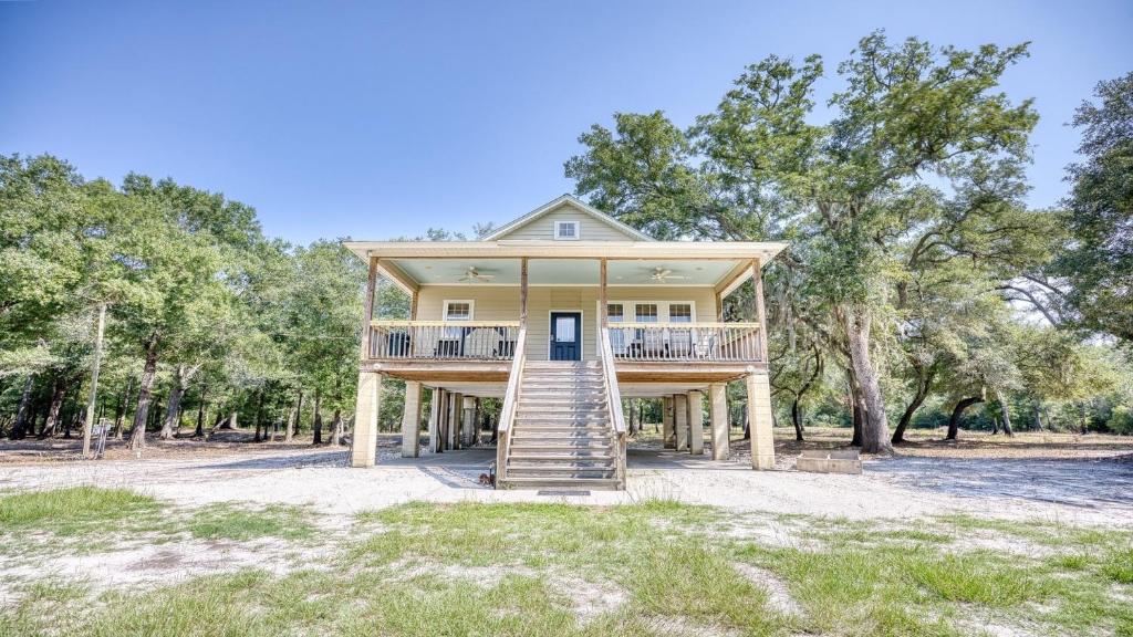 Barefoot Fishing Camp cottage, Longs (updated prices 2025)