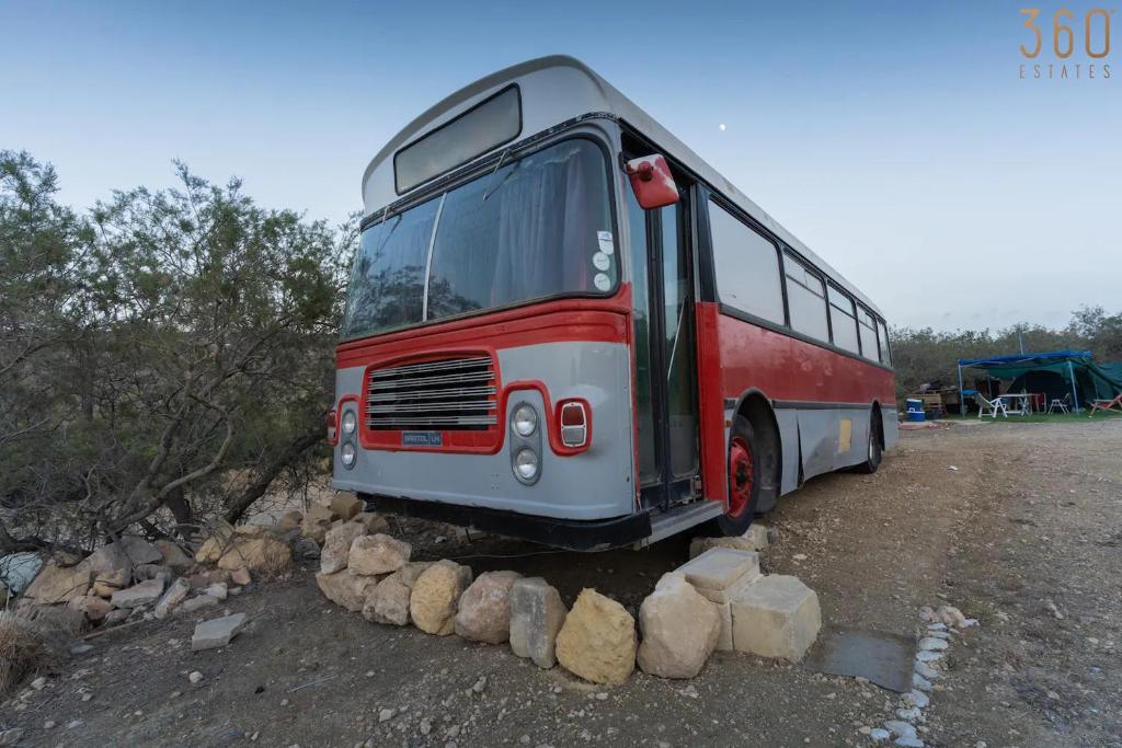 Gozo Bus Glamping, Xagħra (precios actualizados 2025)