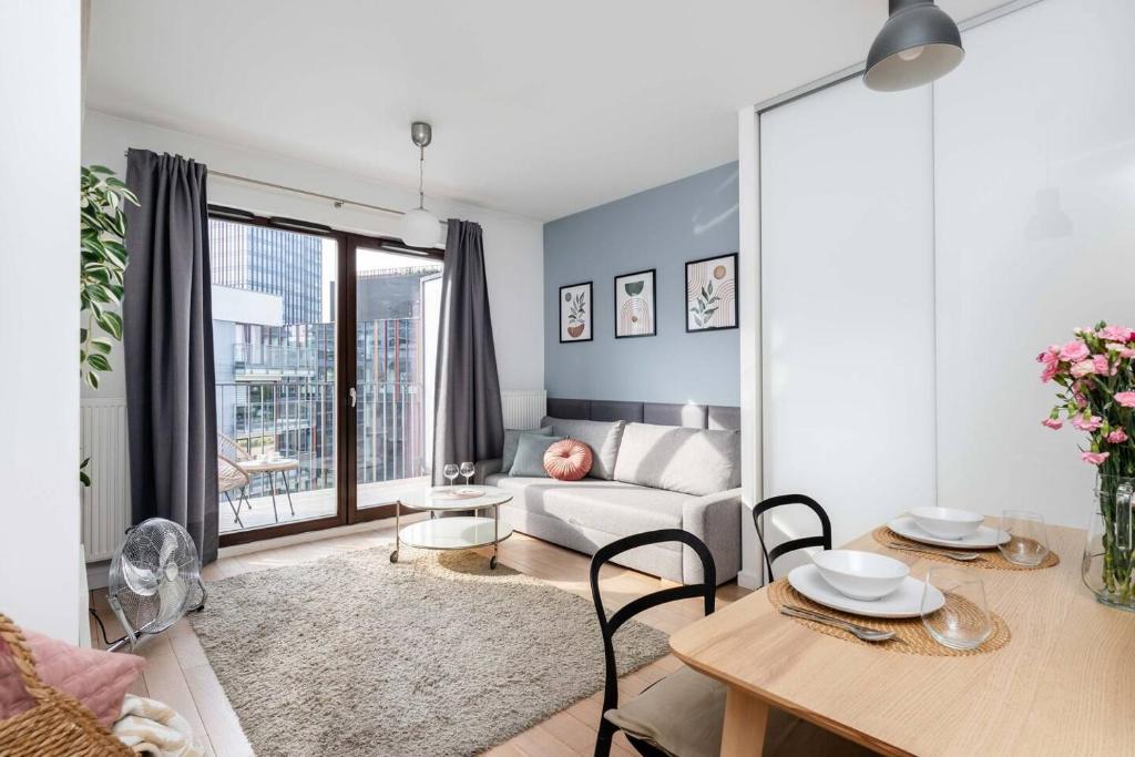 Blue Sky Studios Burakowska, Warsaw (updated prices 2025)