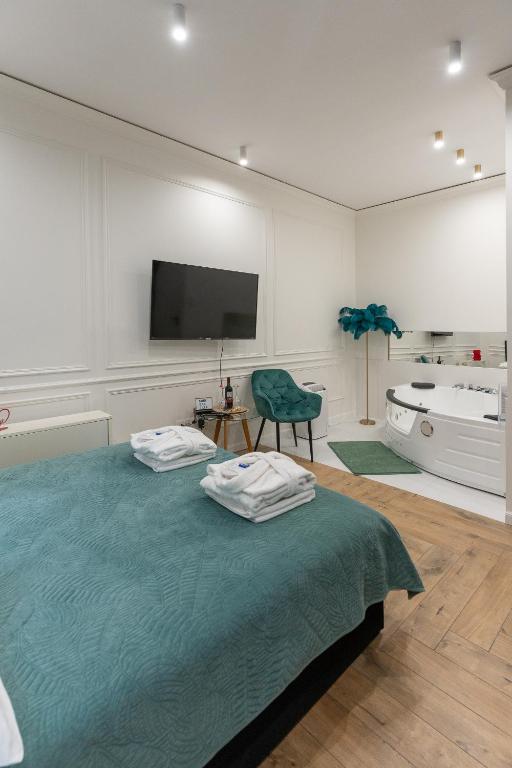 Apartament Shadow Prywatne Jacuzzi Zamoyskiego Kraków, Krakow (updated ...