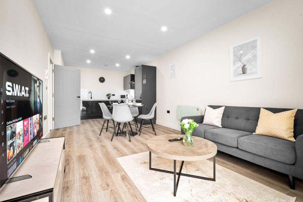 Stylish Two Bedroom - City Centre - New Executive Development - JQ 6AH ...