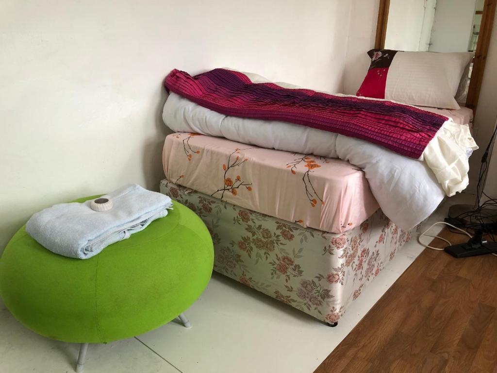 an Extra Large Room with patio & own front entrance Rotherham, Rawmarsh ...