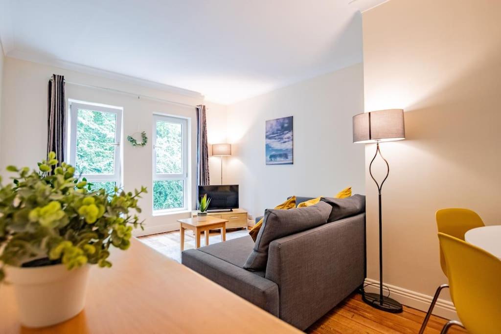 228 - Cozy Two Bed Apartment, Westport (updated prices 2025)