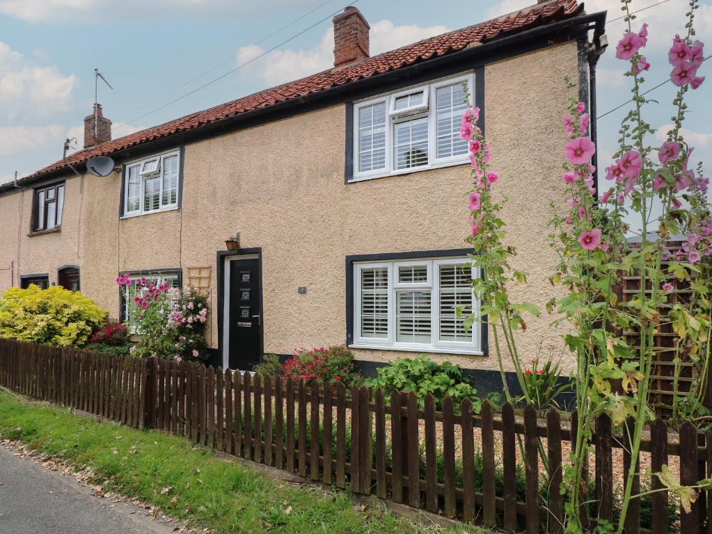 Well Cottage, Grimston (updated prices 2025)