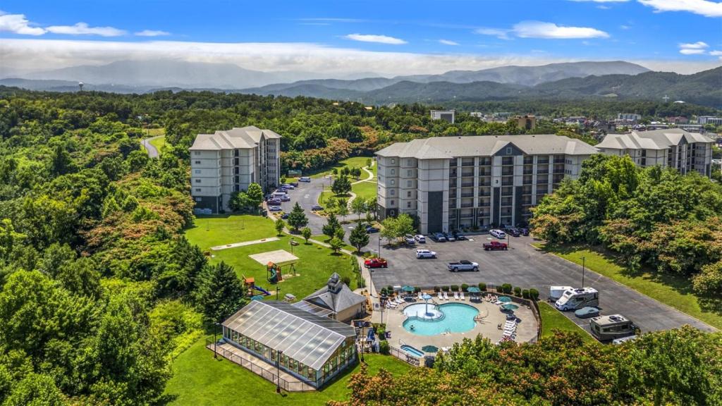 Smoky Mountain View Condo- Hot Tub, Indoor Pool, Walking Path ...