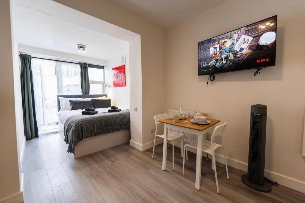 Fulham Central London Luxury Studios Close to Underground Newly ...