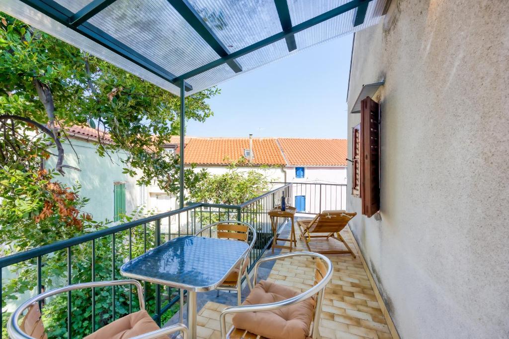 Old Bay Leave Town Apartment - Happy Rentals, Mali Lošinj (updated ...