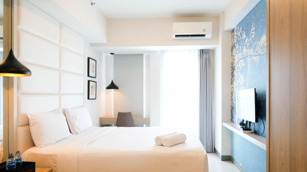 Cozy Livng Studio Connected with Mall at Supermall Mansion Apartment By ...