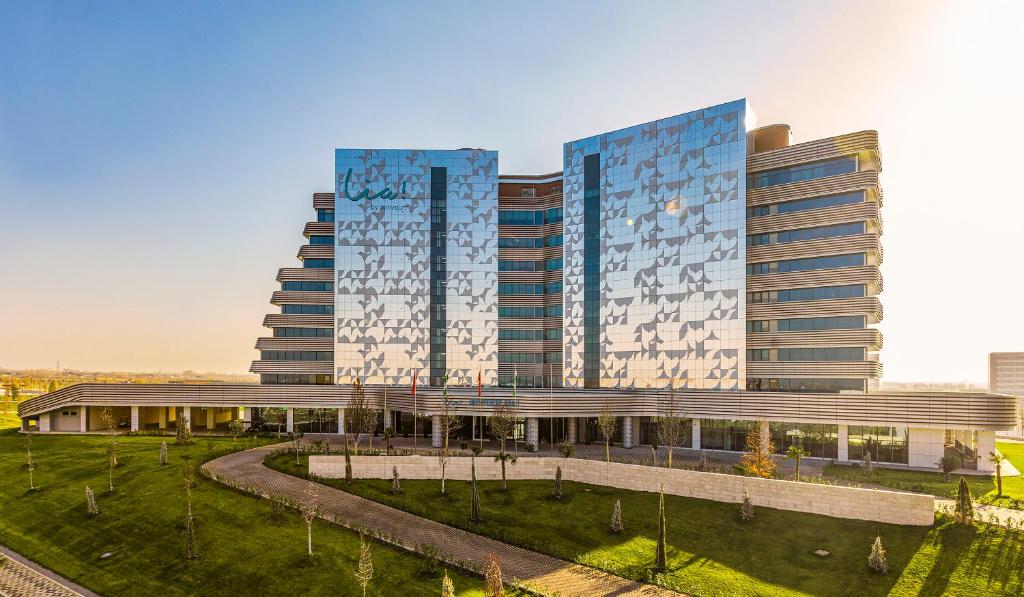 Lia! by Minyoun Stars of Ulugbek, Samarkand (updated prices 2025)