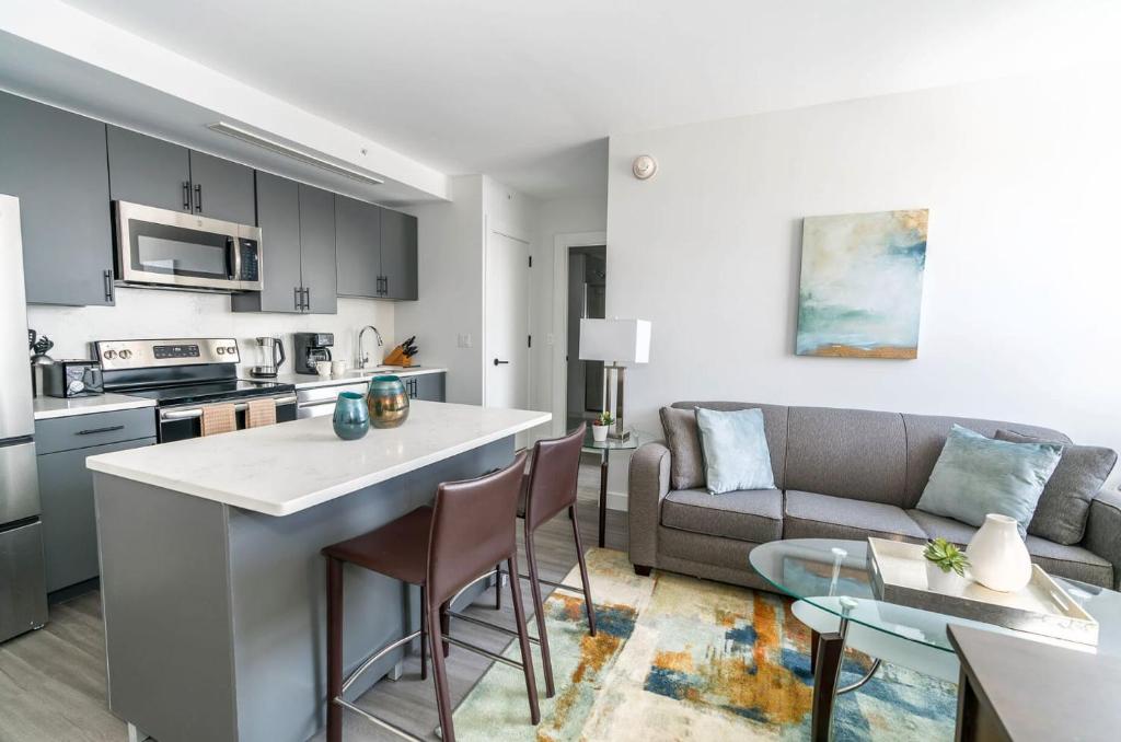 Luxury Apt with Rooftop - STR-1107, New Rochelle (updated prices 2025)