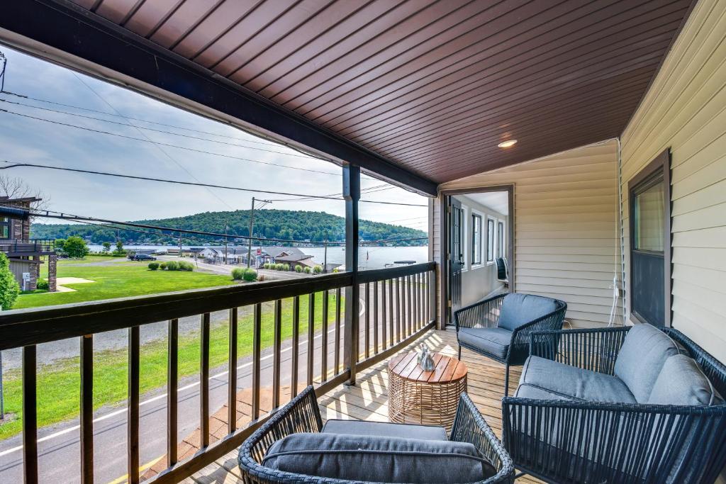 Modern Harveys Lake Apartment with Beach Access!, Harveys Lake (updated ...