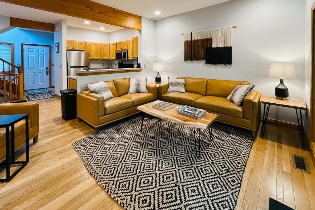 Chillaxin, McHenry (updated prices 2026)