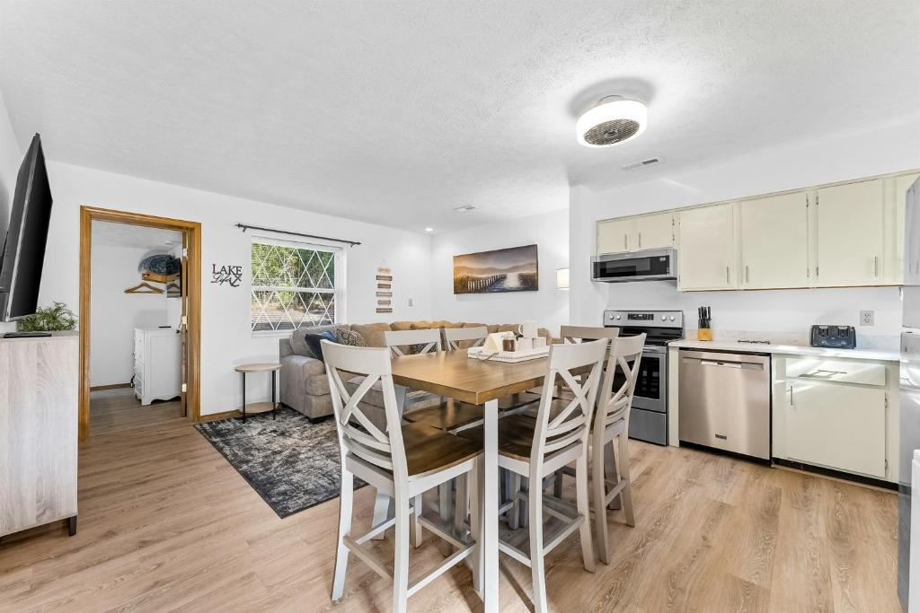 The Lake Escape, Branson (updated prices 2026)