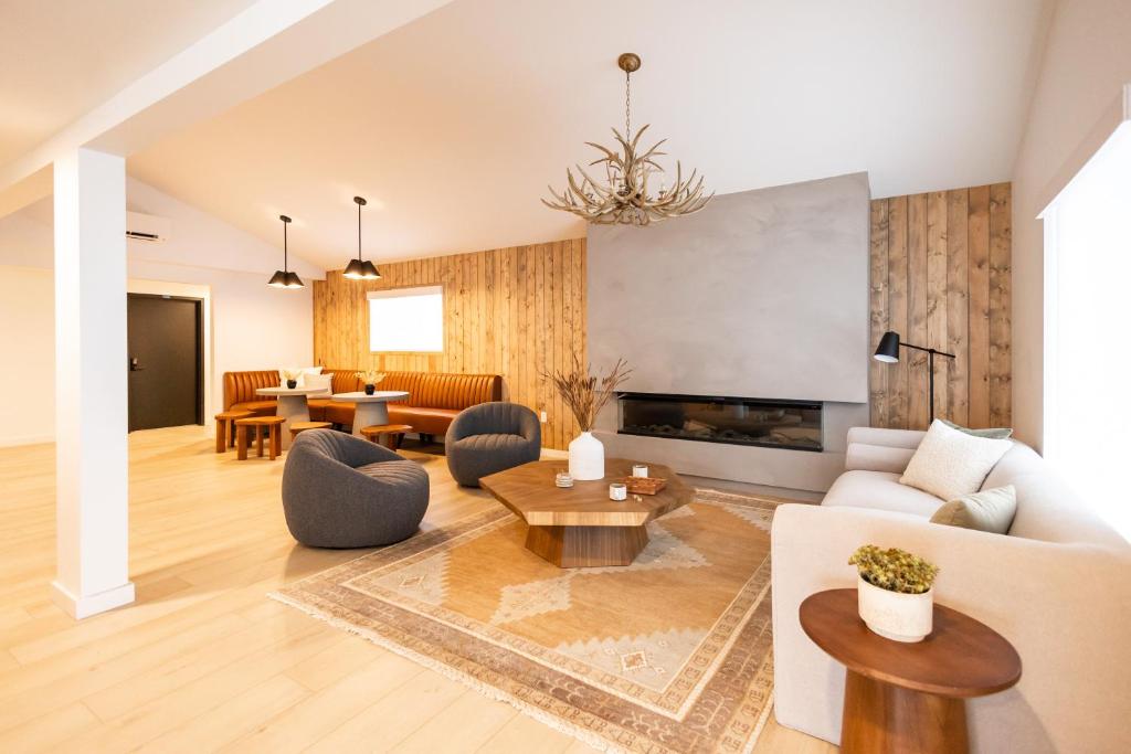 Wonderstone at Glacier, Columbia Falls (updated prices 2025)