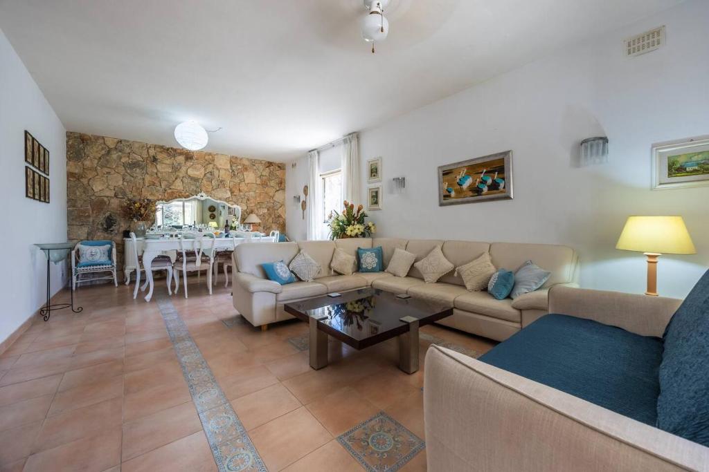 Dolmen Court - 2bed Apartment W Pool By Homely, St Paul's Bay ...