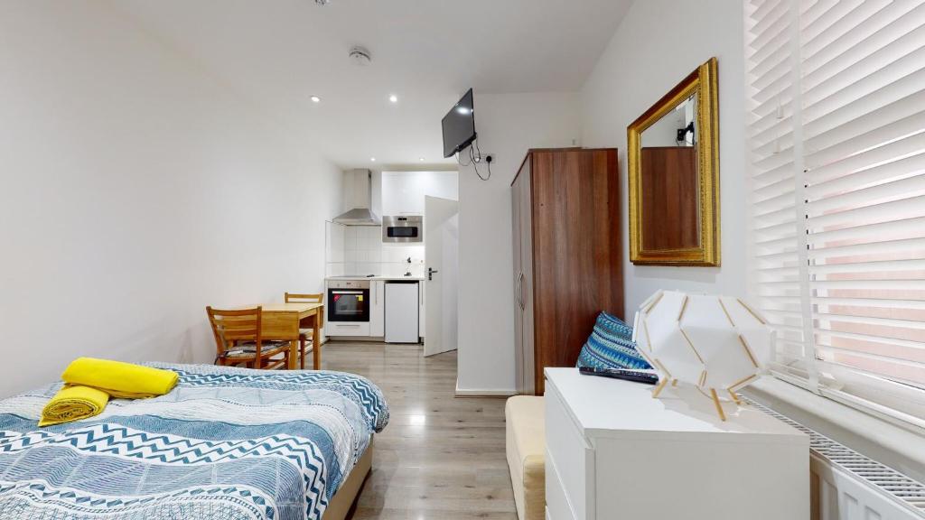 Studio 48B, London (updated prices 2025)