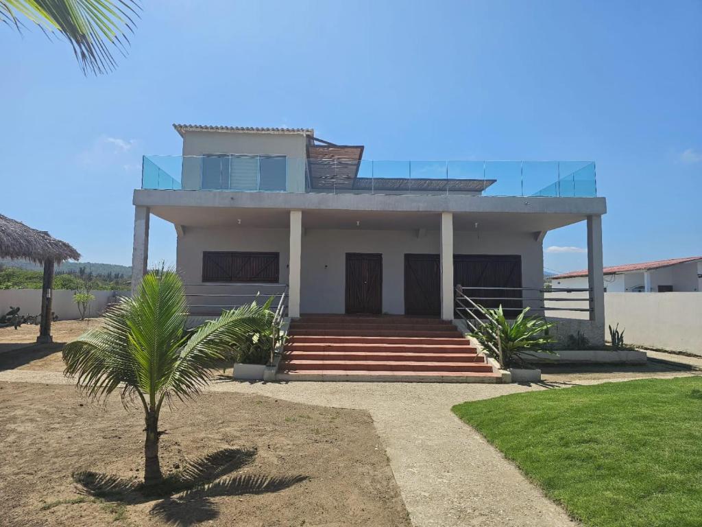 Hermosa Casa en Pto Cayo Ecuador, Пуэрто-Кайо (актуальные цены 2024 года)