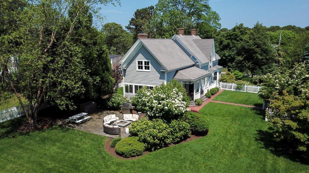 Gorgeous Traditional Home Modern Amenities Downtown Harwichport ...