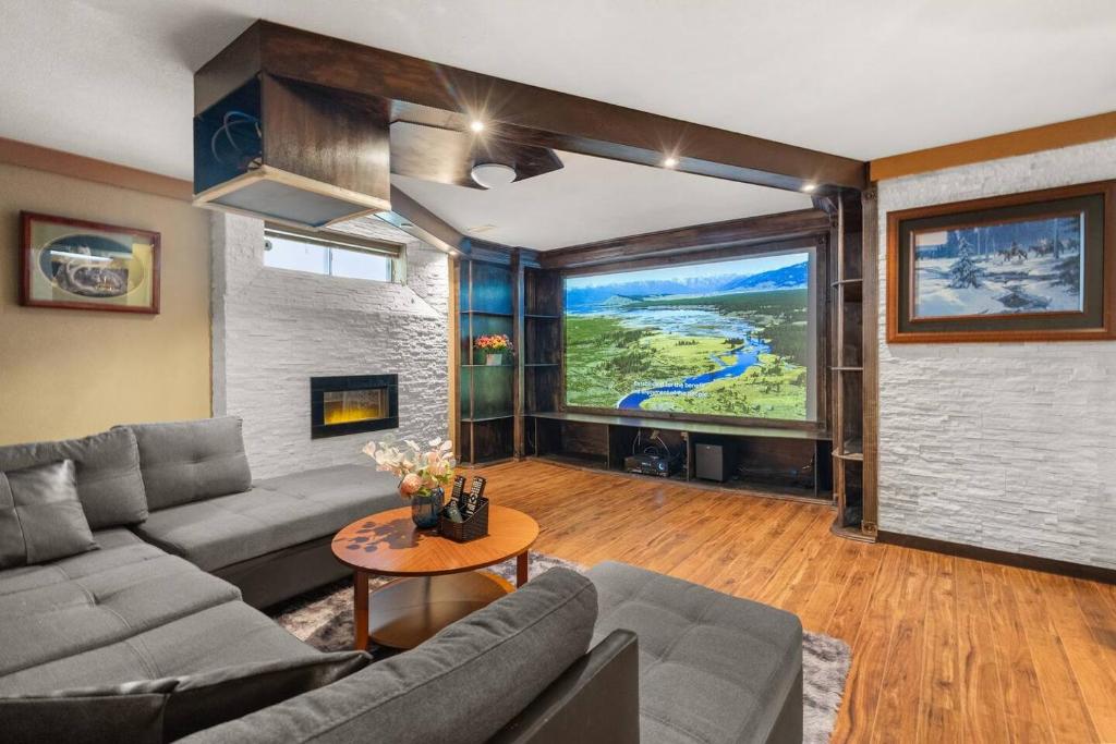 Entire Red House Close to Banff, Calgary (precios actualizados 2026)