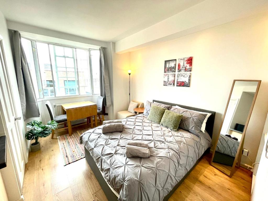 Charming Chelsea Studio, Harrods, Central London, London (updated ...