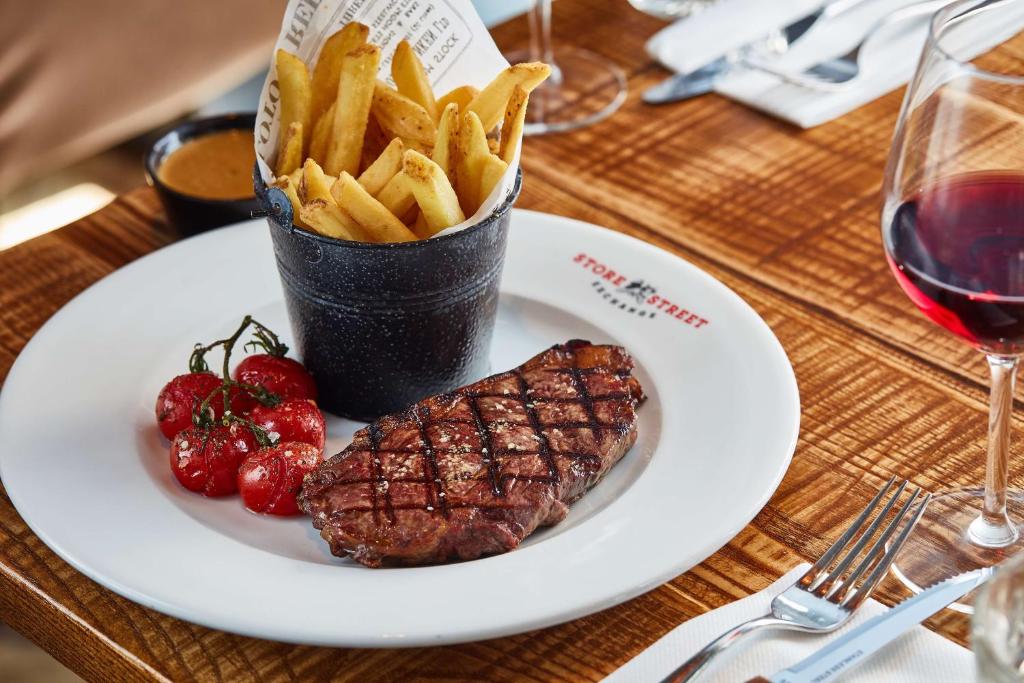 DoubleTree by Hilton Manchester Piccadilly, Manchester (updated prices ...