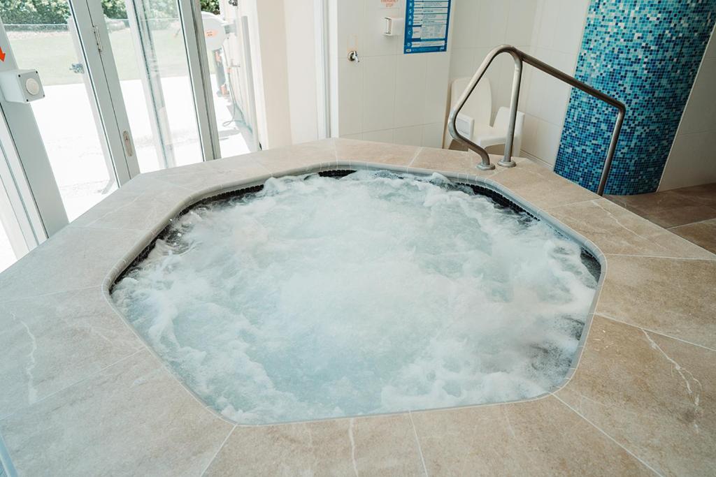 Stunning OCEAN VIEWS in 2 Bedroom Unit at Zenith - Q Stay, Gold Coast ...